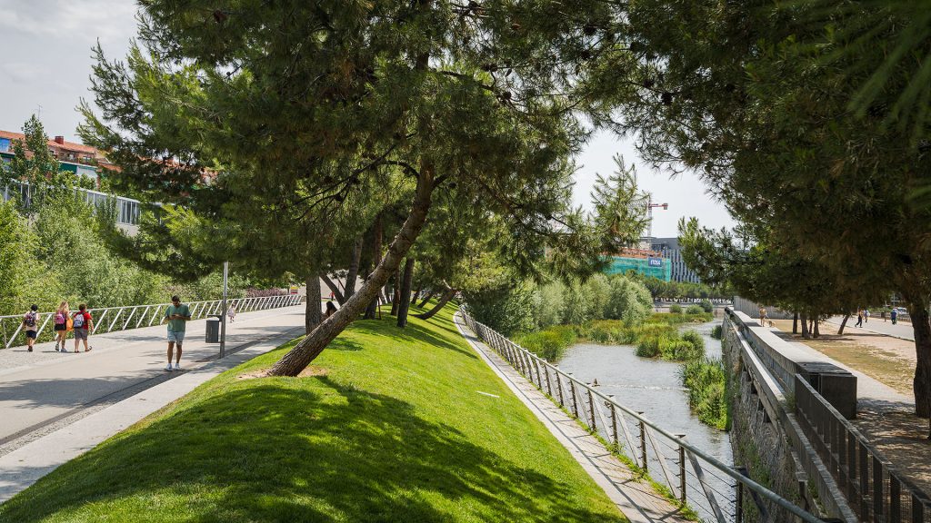 Madrid RÌO - West 8